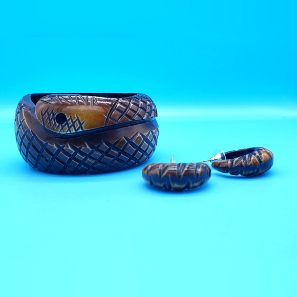Ruby Dooby Clothing | Jewelry | Brown Snake Hand Carved Fakelite ...
